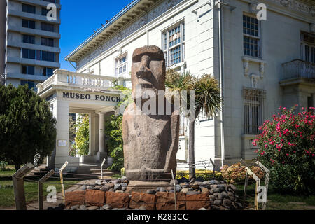Fonck Museum and Moai Statue - Vina del Mar, Chile Stock Photo - Alamy
