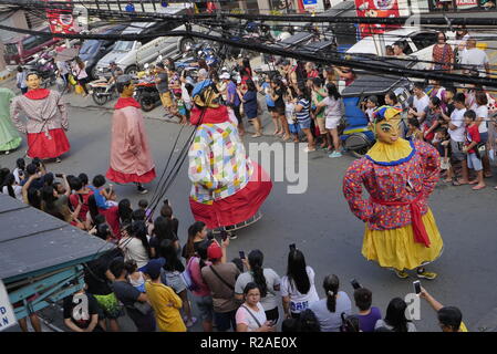 Philippines. 18th Nov, 2018. Higantes (Giant) effigy marches on the ...