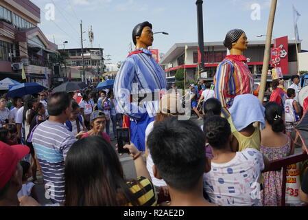Philippines. 18th Nov, 2018. Higantes (Giant) effigy marches on the ...