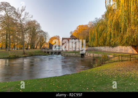 Mapledurham Water Mill, Oxfordshire, England Stock Photo - Alamy
