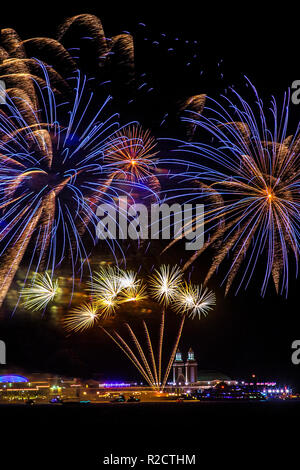Fireworks over navy pier in Chicago Illinois Stock Photo - Alamy