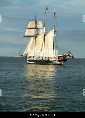 Sailing ship and rowing boat at sea, Louis Meijer, 1847 - c. 1865 print ...