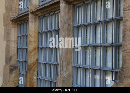 medieval prison iron bars grate detail Stock Photo: 221435136 - Alamy