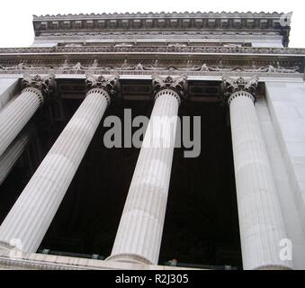 monument to Vittorio Emanuelle II or the typewriter building in Rome ...