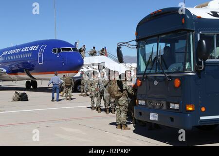 Soldiers from the 503rd MP (Military Police) Battalion (Airborne), 16th ...