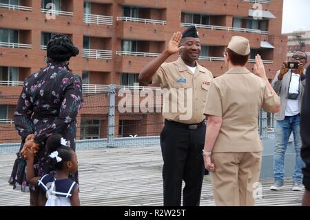 U.S. service members attending Naval School Explosive Ordnance Disposal ...