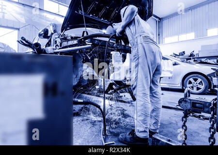 Auto repair factory Stock Photo - Alamy