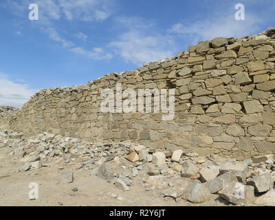 Chanquillo - ancient monumental complex Peru Stock Photo - Alamy