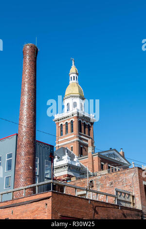 Dubuque, Iowa. Historic Architecture on Bluff Street Stock Photo - Alamy