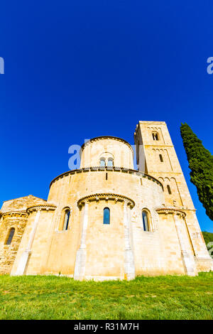 St. Antimo Abbey near Siena, Tuscany, Italy Stock Photo - Alamy