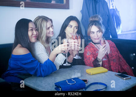 Shay Mitchell, Elizabeth Lail, "You" (2018) Photo Credit: Netflix / The ...