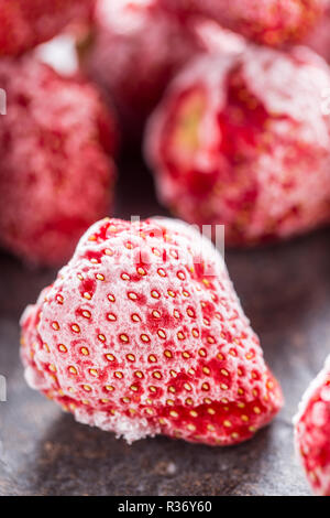 Close-up frozen strawberries covered by frost Stock Photo - Alamy