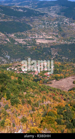 Amazing Autumn landscape of Ruen Mountain - northern part of Vlahina ...
