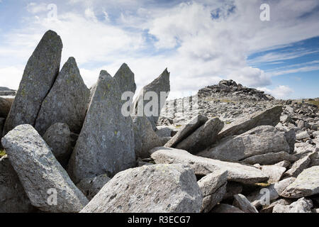 Rocky summit of Glyder Fach, Snowdonia national park, Wales Stock Photo ...