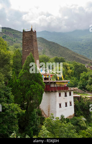 Tibetan house and watchtower, Moluo Village, Suopo, Danba County, Garze ...