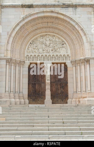 St Pierre church Macon Burgundy France Stock Photo - Alamy