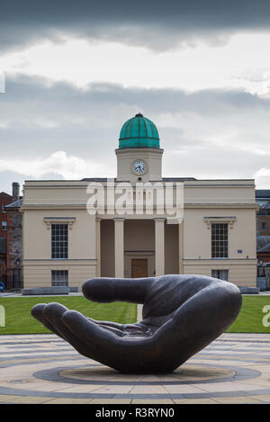 The Wishing Hand sculpture by Dublin artist Linda Brunker in the ...