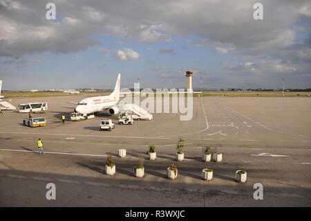 Tunesia: Tunis Air aircraft at Tunis airport Stock Photo - Alamy
