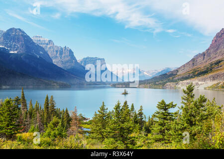Picturesque rocky peaks of the Glacier National Park, Montana, USA ...