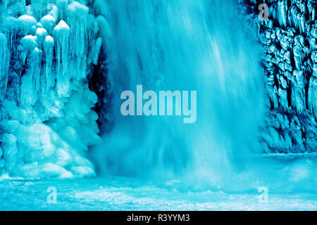 Detail, Lower Horsetail Falls, winter, frozen, Columbia River Gorge ...