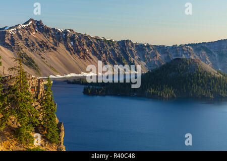Sinnott Memorial Observation Station - Crater Lake National Park Oregon ...