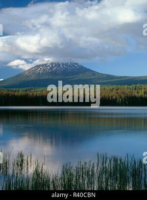 Little Lava Lake, Deschutes National Forest, Cascade Lakes National ...