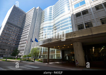 Main headquarters of the Mayo Clinic in Rochester, Minnesota Stock ...