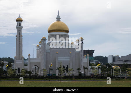 Bandar Seri Begawan, Brunei: Architectural details of the Masjid Omar ...