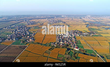 Yangzhou, Yangzhou, China. 25th Nov, 2018. Yangzhou, CHINA-Aerial ...