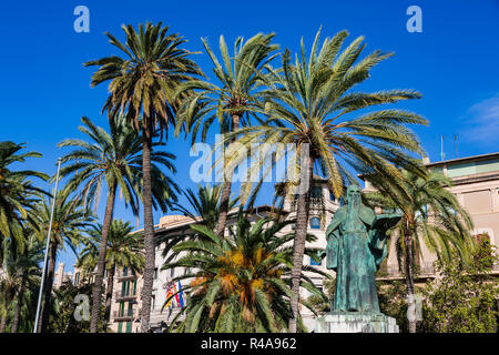 Ramon Llull Statue, Palma de Mallorca, Mallorca Stock Photo - Alamy