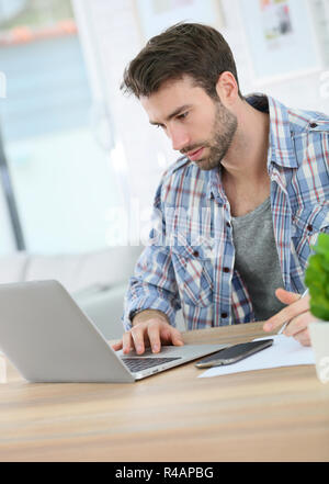 man, office, desk, homeoffice, guy, men, offices, desks Stock Photo - Alamy