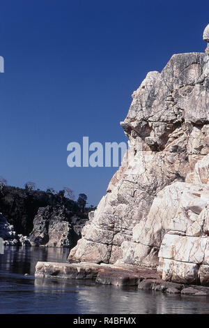 Marble rocks, Narmada, Bhera Ghat, Jabalpur, Madhya Pradesh, India ...