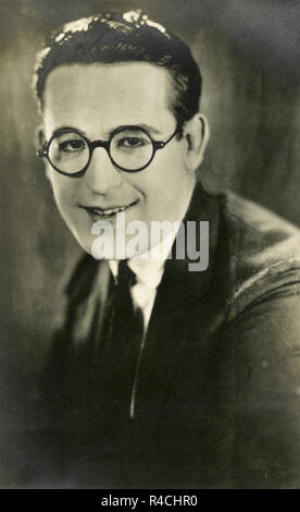 Silent film actor Harold Lloyd waving on vacation Stock Photo - Alamy