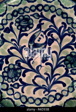 PLATO DE CERAMICA DE TALAVERA DE LA REINA DETALLE. Location: PRIVATE ...
