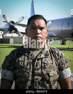 Hospital Corpsman Second Class (HM2) (DV) Samson Mata of Underwater ...