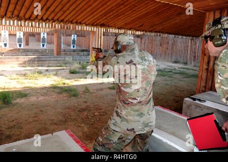 US Army Soldier from NRDC Spain and a Spanish Soldier from NRDC Spain ...