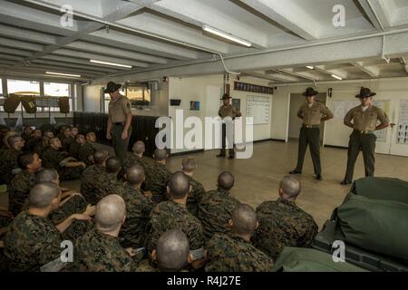 Drill instructors from Hotel Company, 2nd Recruit Training Battalion ...