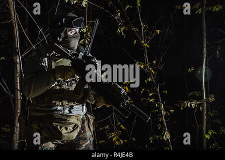 Marsoc raider with weapons Stock Photo - Alamy