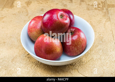 100% Apple Juice Stock Photo - Alamy