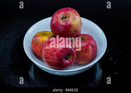 100% Apple Juice Stock Photo - Alamy