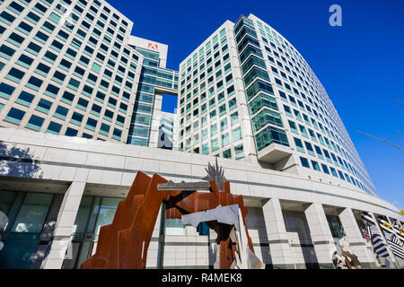 Modern Adobe Building Stock Photo - Alamy