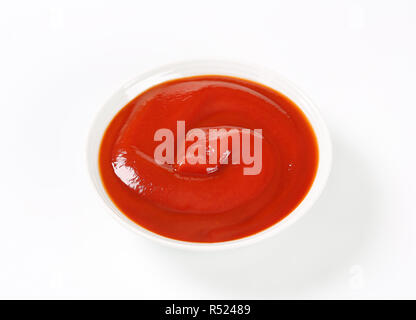 Bowl of smooth tomato passata Stock Photo - Alamy