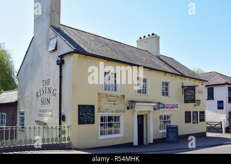 19th century The Rising Sun Pub, High Street, Hurley, Berkshire ...