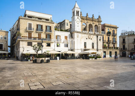 Piazza Mercantile, Bari, Apulia, Italy Stock Photo - Alamy