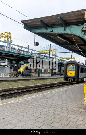 Passenger train at platform in the Gent-Sint-Pieters / Saint Peter's ...