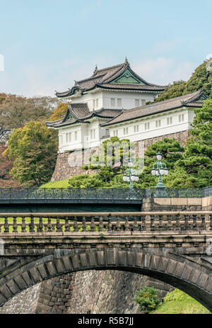 Nishinomaru Gate at Imperial Palace seen Kokyogaien National Gardens ...