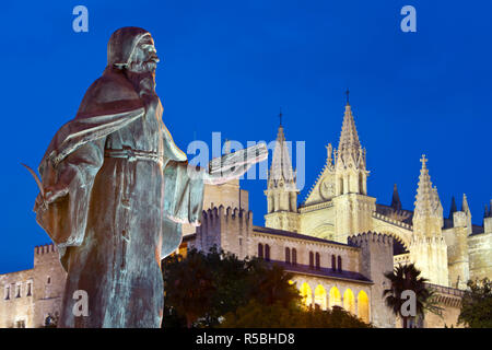 Ramon Llull Statue, Palma, Mallorca, Spain Stock Photo: 24921874 - Alamy
