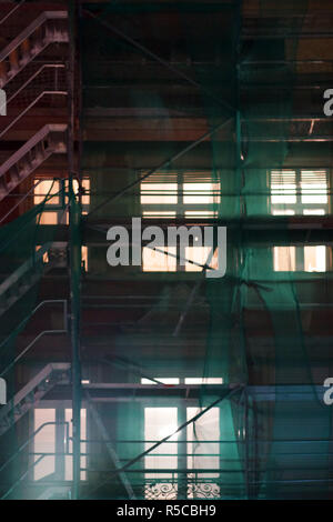 Scaffolding lit up at Night in Edinburgh Stock Photo - Alamy