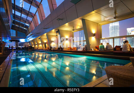 Skybar, Traders Hotel, Kuala Lumpur, Malaysia Stock Photo - Alamy