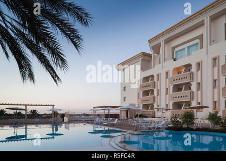 Tunisia, The Jerid Area, Tozeur, El Mouradi Hotel, swimming pool Stock ...